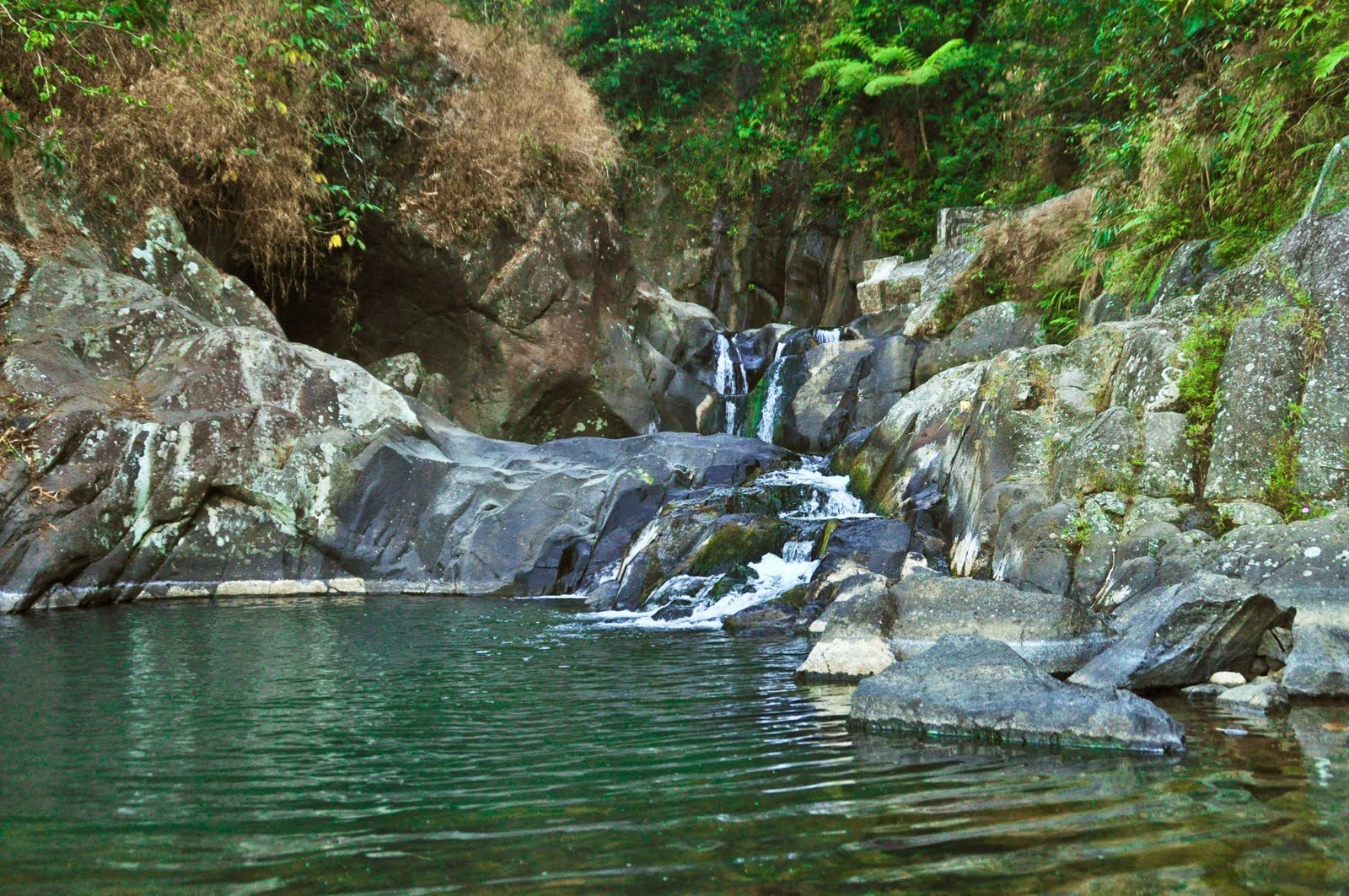 Wajib Bawa 8 Benda Ini Jika Mau Trip ke Curug - Pigiblog