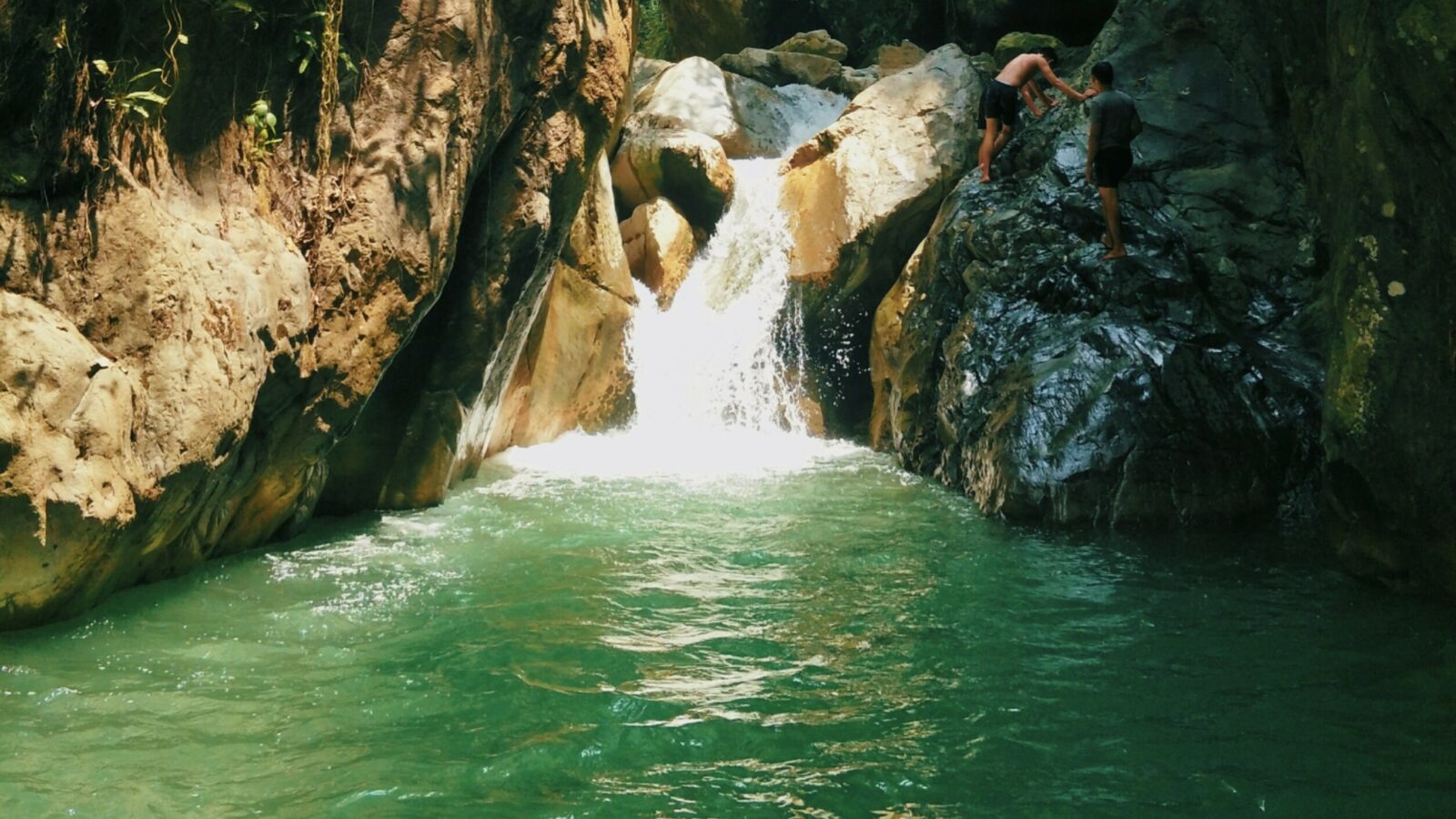 Trekking Curug Leuwi Hejo vs Curug Cibeureum, Lebih Asyik yang Mana Nih ...