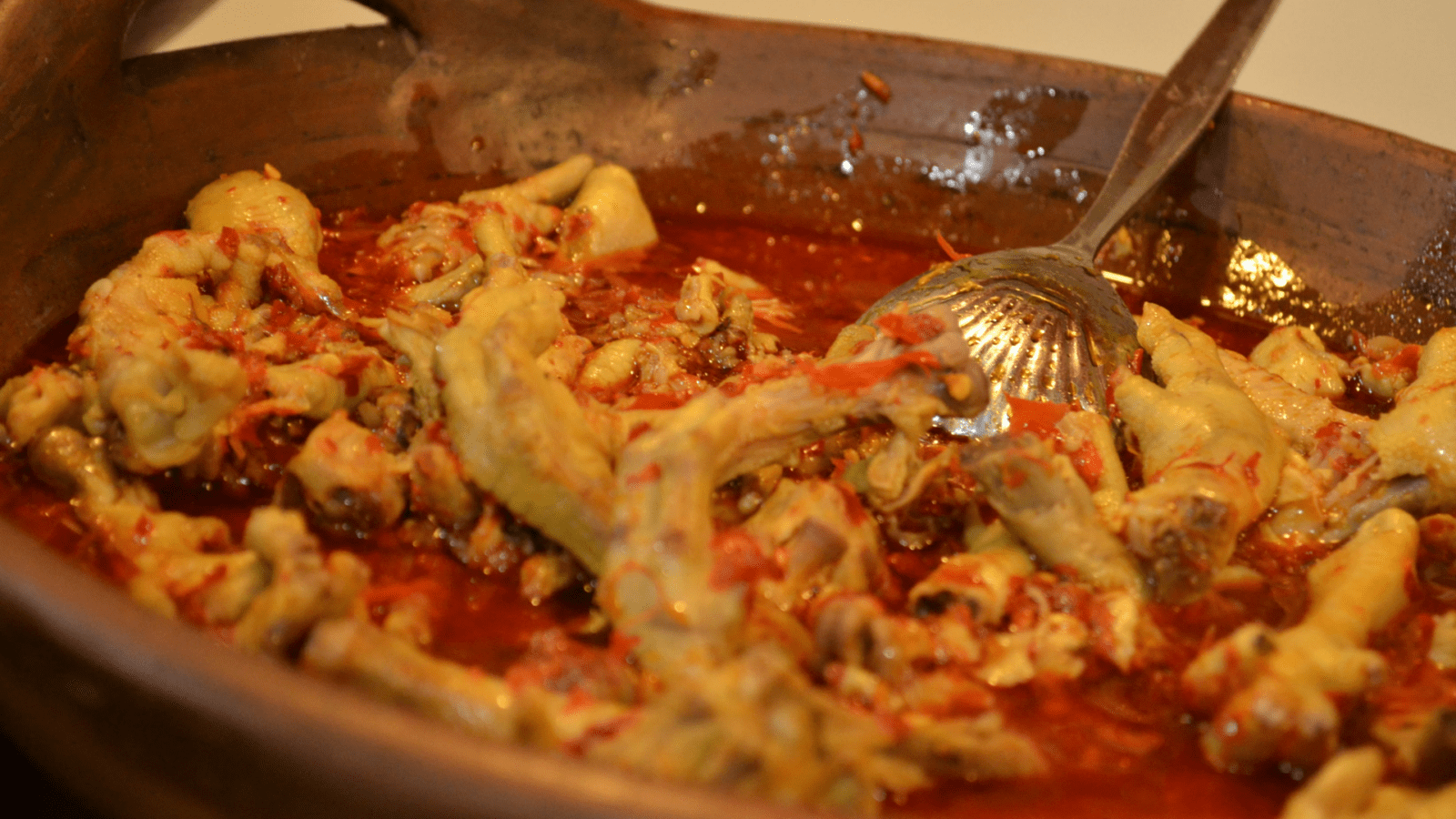 Hobi Kulineran Pedas? Ajak Windy Cantika Keliling Bandung di 5 Tempat ...