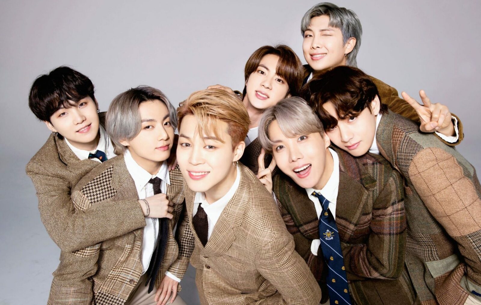 Rekomendasi Playlist Lagu BTS yang Cocok Buat Nemenin Kamu Staycation ...