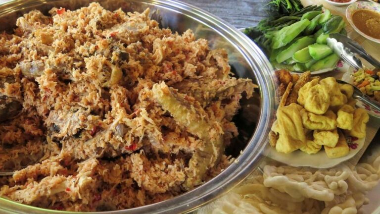 makanan khas banyuwangi pecel pitik Archives - Pigiblog