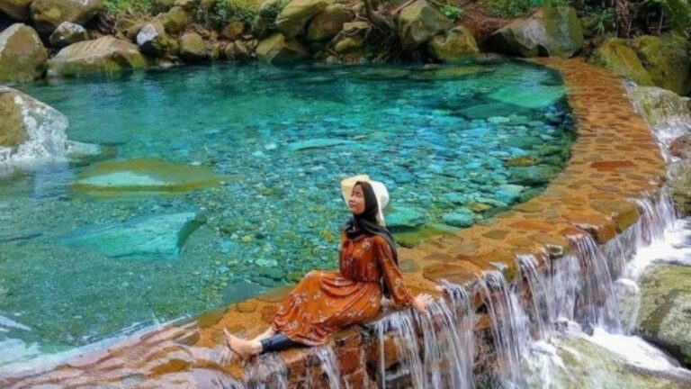 Wisata Lembah Tepus, Air Terjun Bertingkat di Bogor - Pigiblog