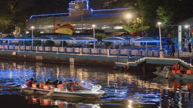 Wisata Perahu Kalimas Surabaya, Bersantai Menikmati Panorama Kota ...