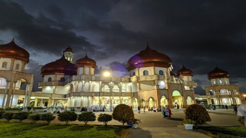 Adem, Wisata Religi ke Masjid Agung Meulaboh Aceh - Pigiblog